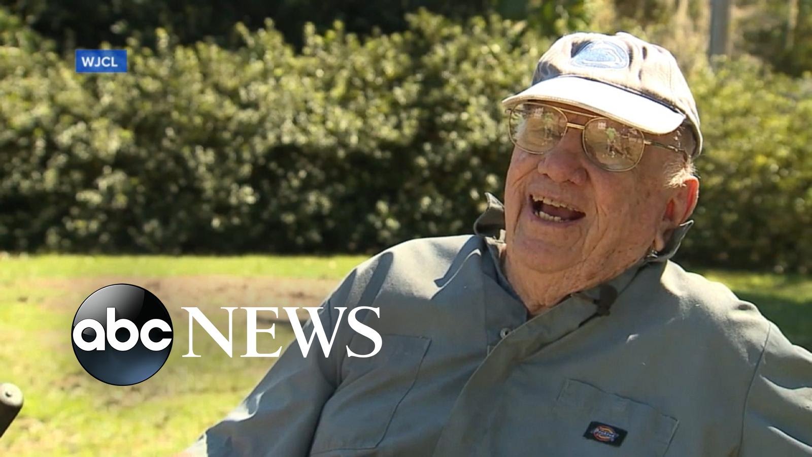 98-Year-Old Man Helps Clean Up After Hurricane Matthew - The Global Herald