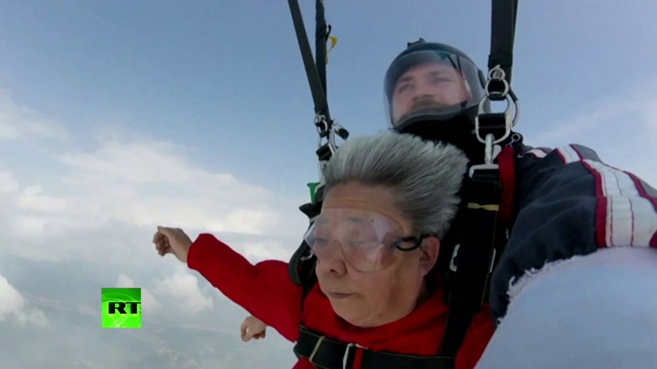 Skydiving grandma: 70yo woman jumps out of airplane at 4,000m - The ...
