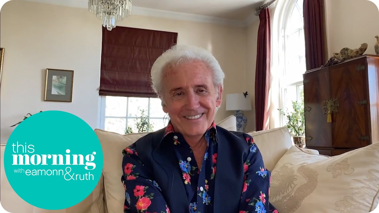 Tony Christie Sings ‘Is This The Way To Amarillo’ @ Home