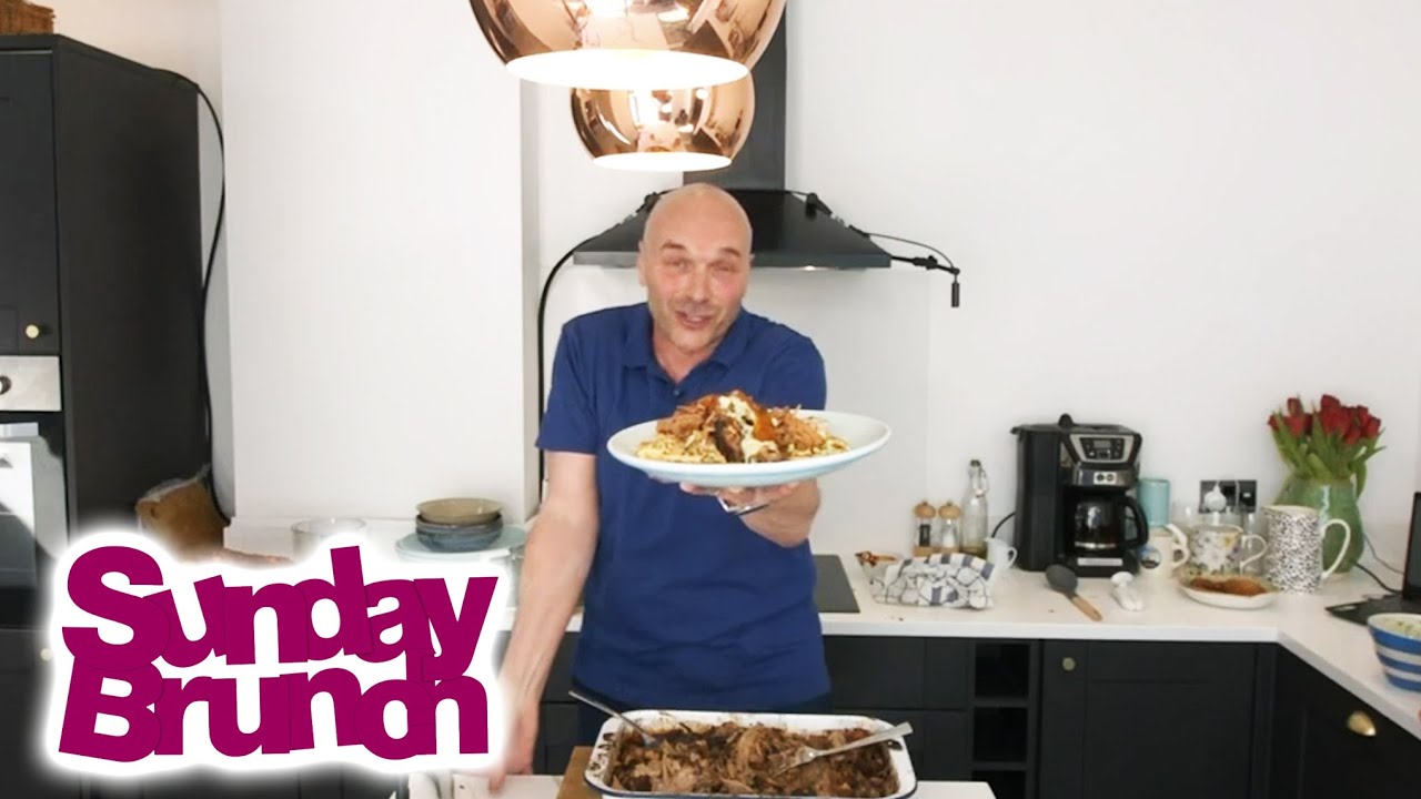 Simon Rimmer Cooks Up A Delicious Pork Madras | Sunday Brunch - The ...