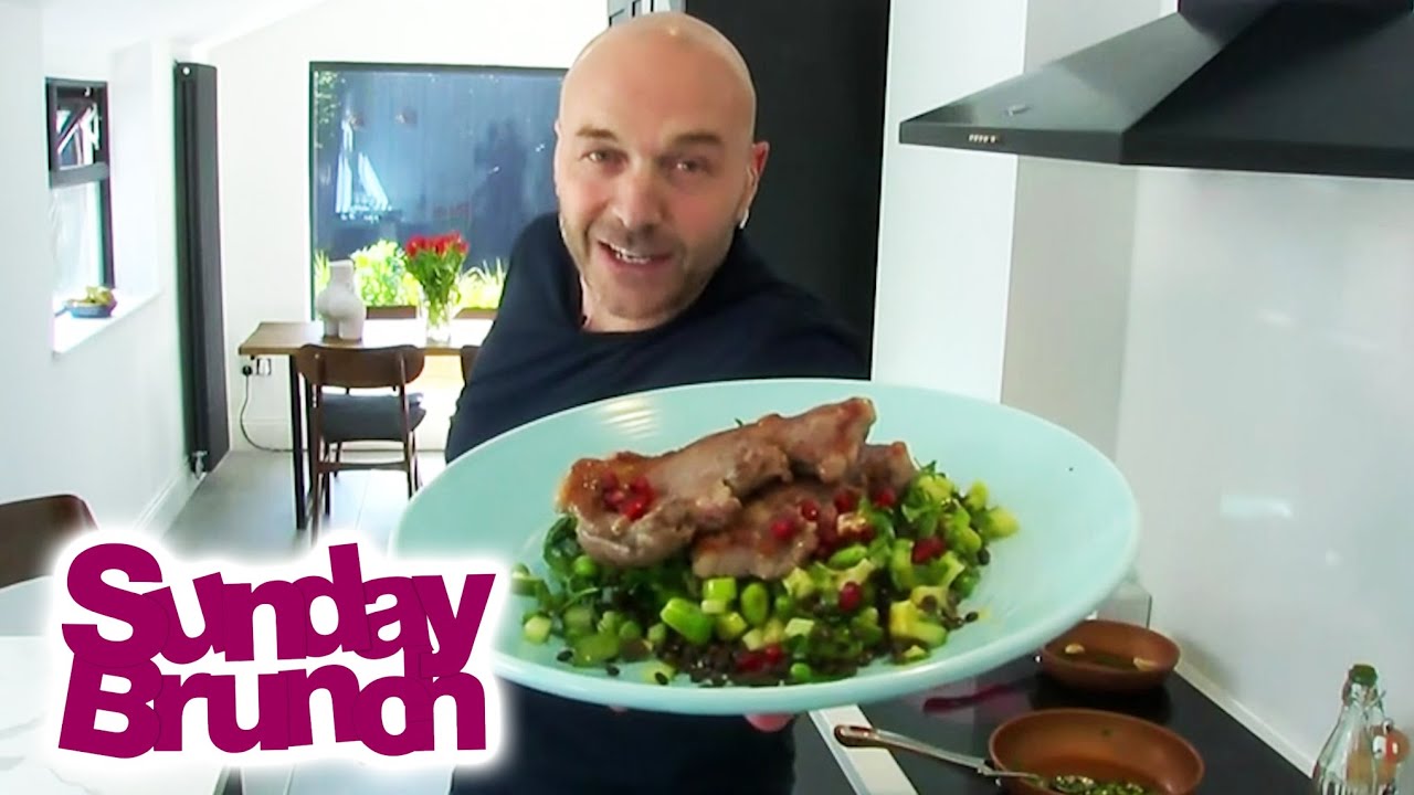 Simon Rimmer Cooks Up A Delicious Pork Madras | Sunday Brunch - The ...