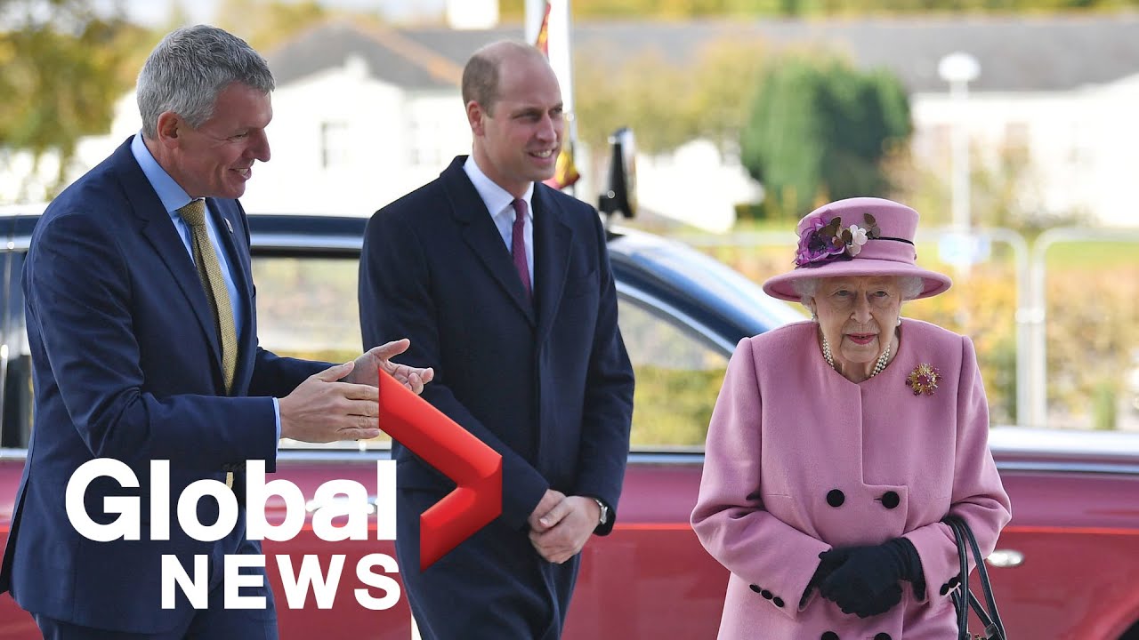 Queen Elizabeth makes 1st public appearance since lockdown, masks ...
