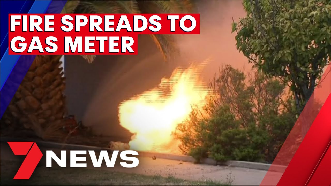 Fire spreads to gas meter outside restaurant in Adelaide's south ...
