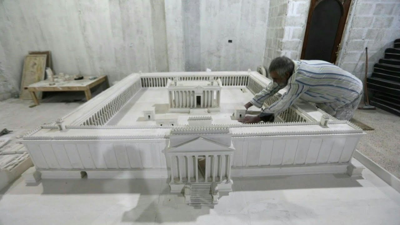 Molding plaster, displaced Syrian recreates lost Palmyra ruins - The ...