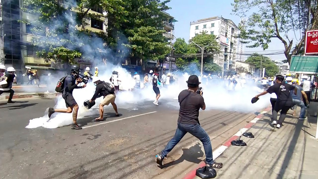 Myanmar riot police use tear gas to disperse protesters in Yangon ...