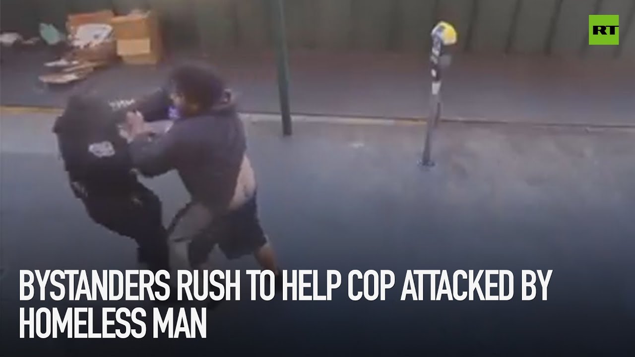 Bystanders rush to help female cop attacked by homeless man - The ...