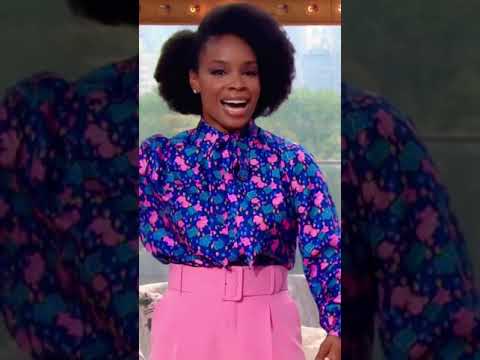“Friendship is food!” Amber Ruffin Surprises Kelly With NYC Pizza - The ...
