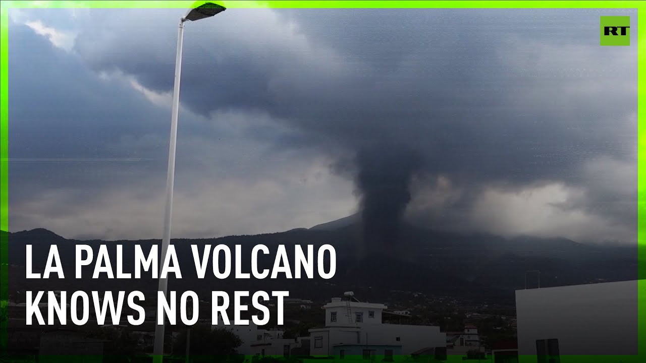 La Palma volcano continues to send smoke pillars into sky over Canary ...
