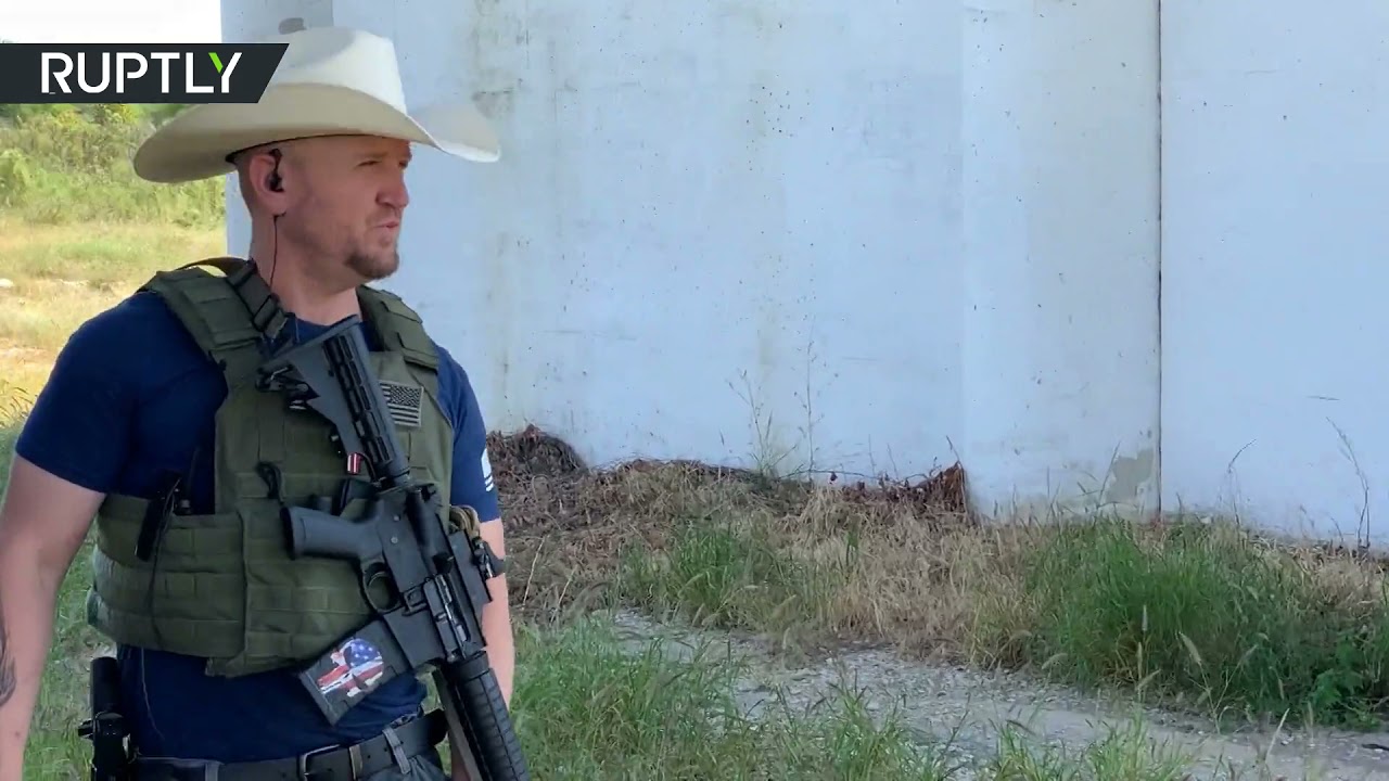 Armed 'Patriots for America' militia group patrol US' southern border ...