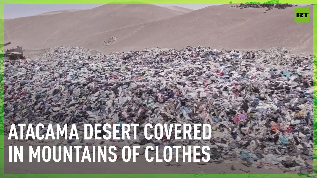 MOUNTAINS of DISCARDED clothing piled high in the Atacama Desert - The ...
