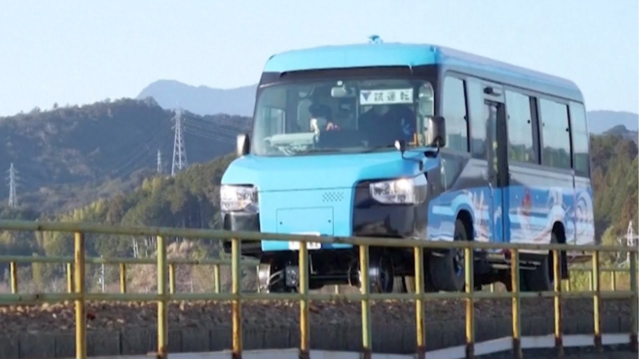 World’s first bus-train starts running on Christmas Day in Kaiyo, Japan ...