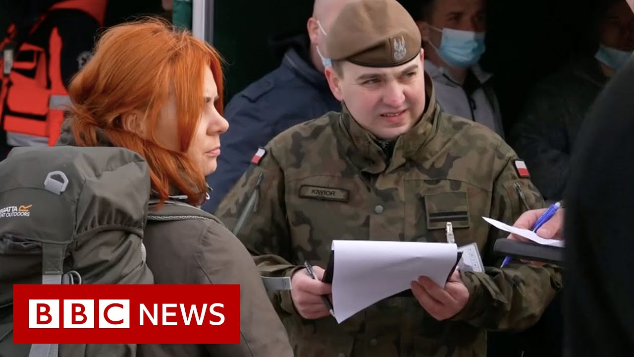 Polish citizens join army in response to Russian invasion of Ukraine ...