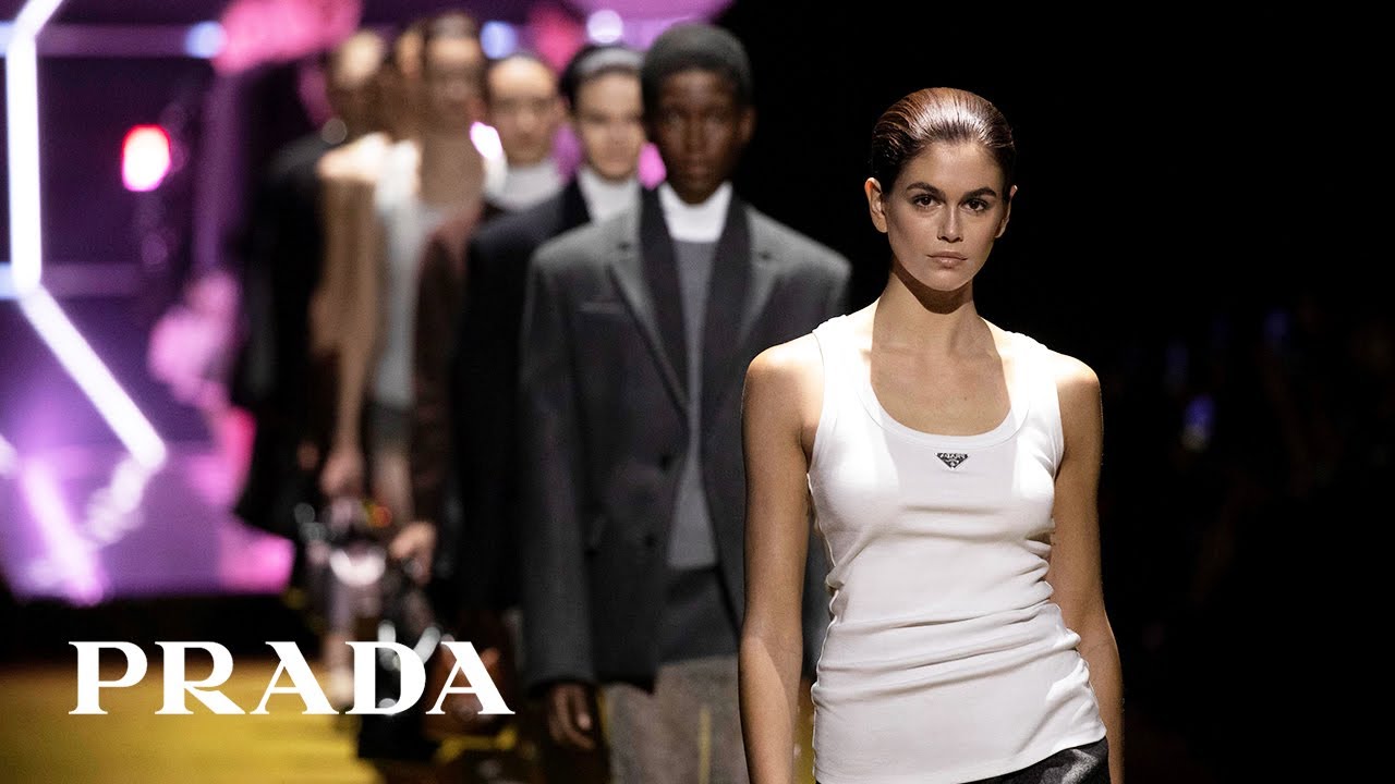 A 360° experience into Prada FW22 Womenswear Collection - The Global Herald
