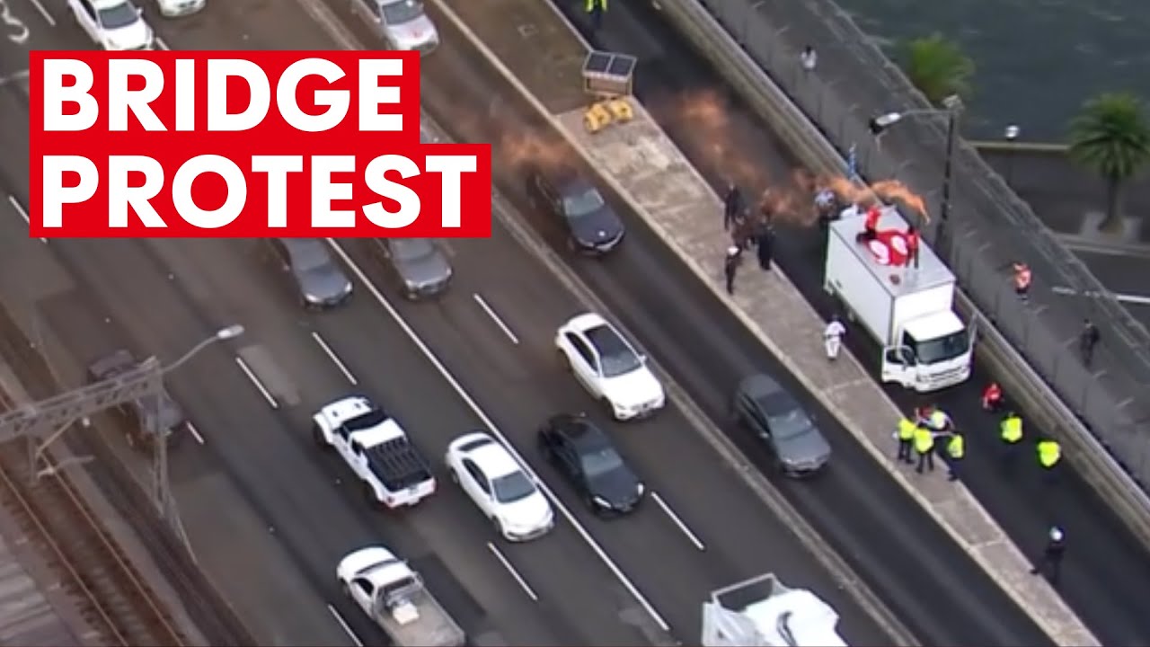Protest blocks traffic on the Sydney Harbour Bridge | 7NEWS - The ...