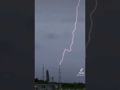 Lightning strikes NASA launch towers - The Global Herald