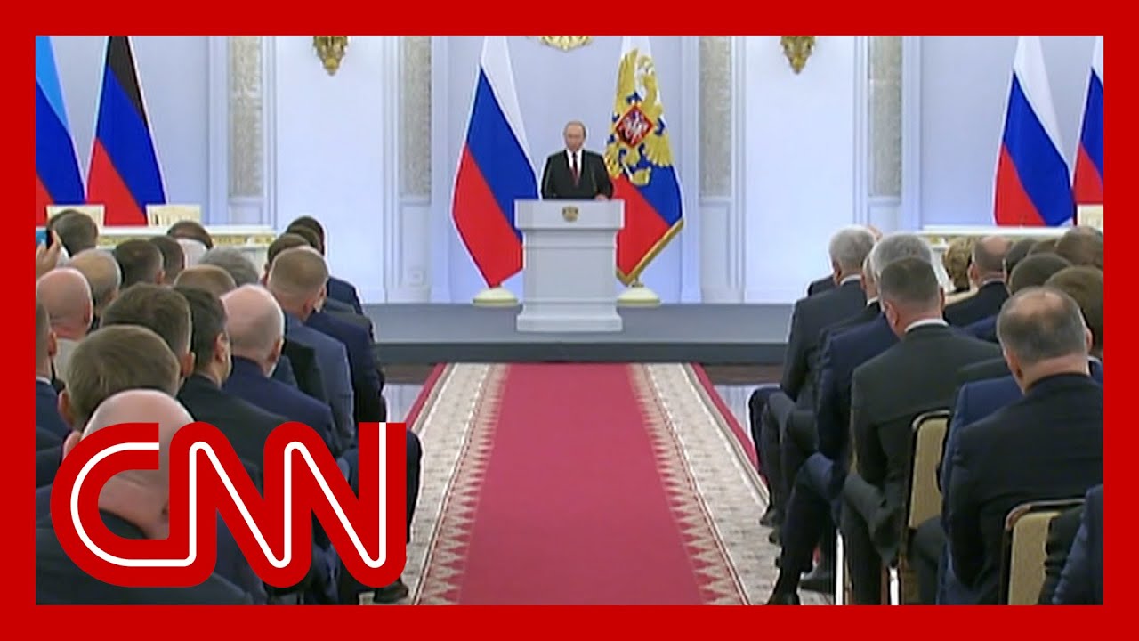 Hear what CNN reporter noticed about crowd watching Putin's speech ...