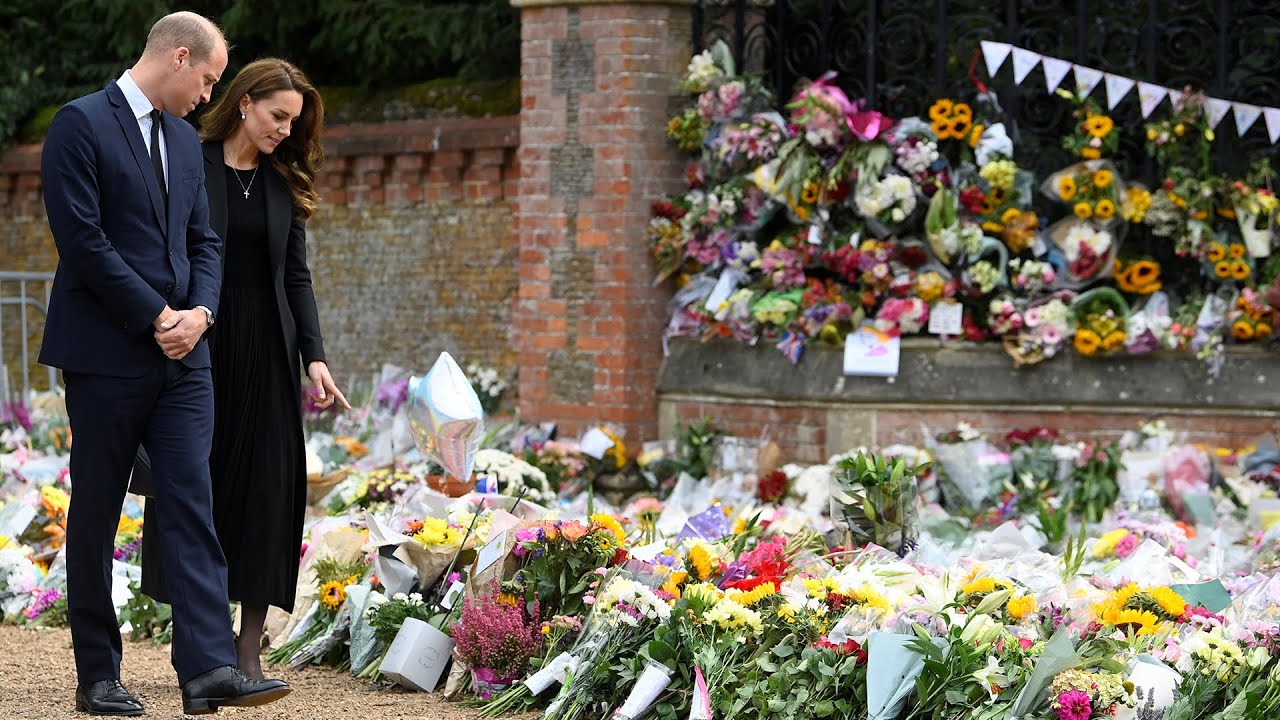 Prince William and Kate Middleton Visit Memorial for Queen Elizabeth ...