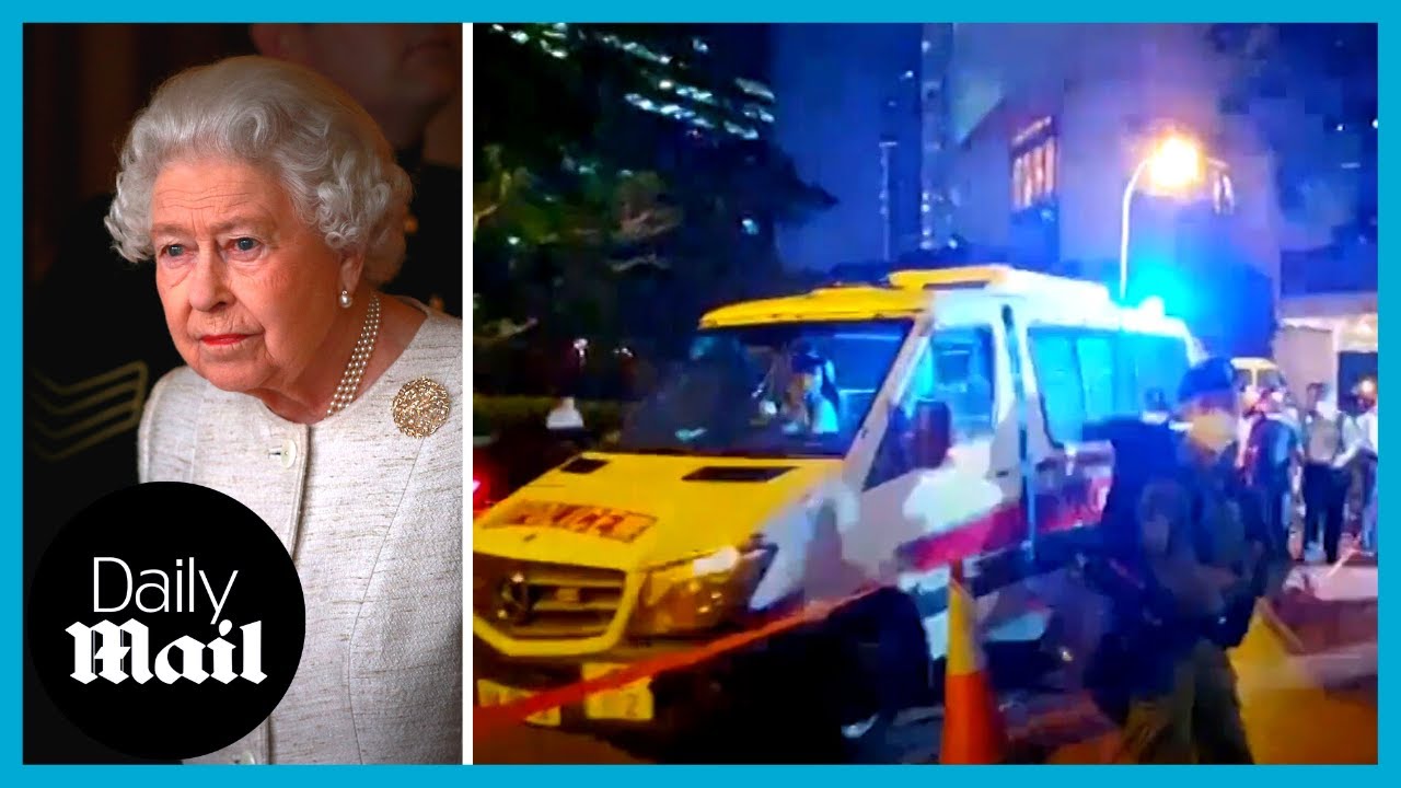 Queen Elizabeth II: Man arrested by police for paying tribute in Hong ...
