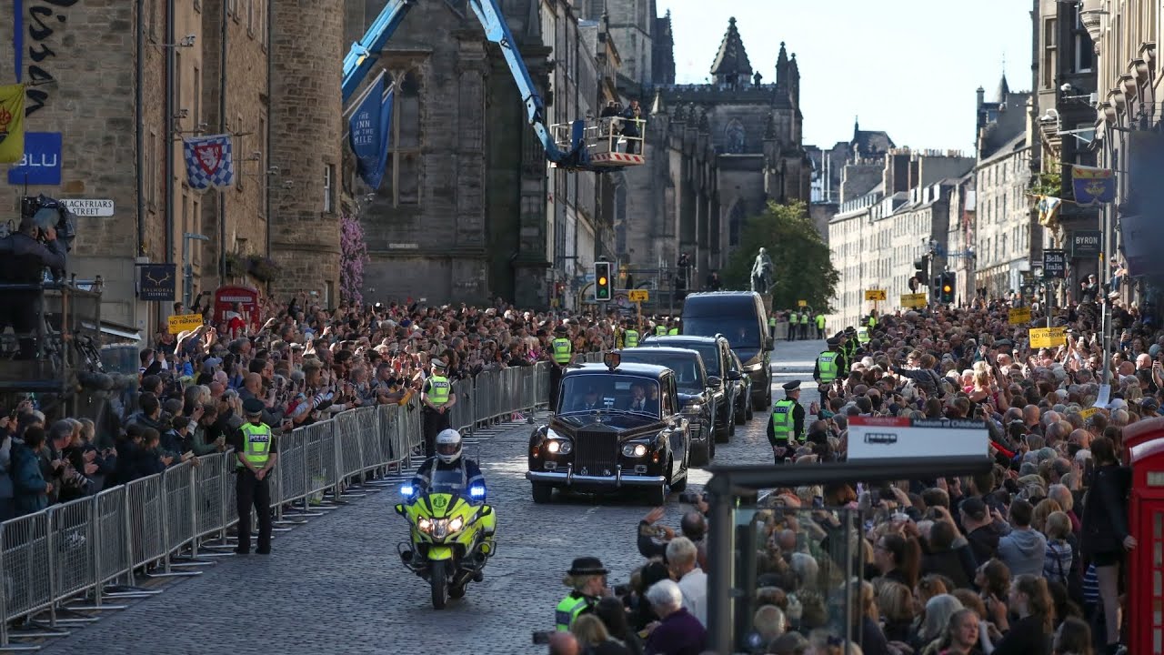 King Charles III greeted with cheers in Edinburgh - The Global Herald