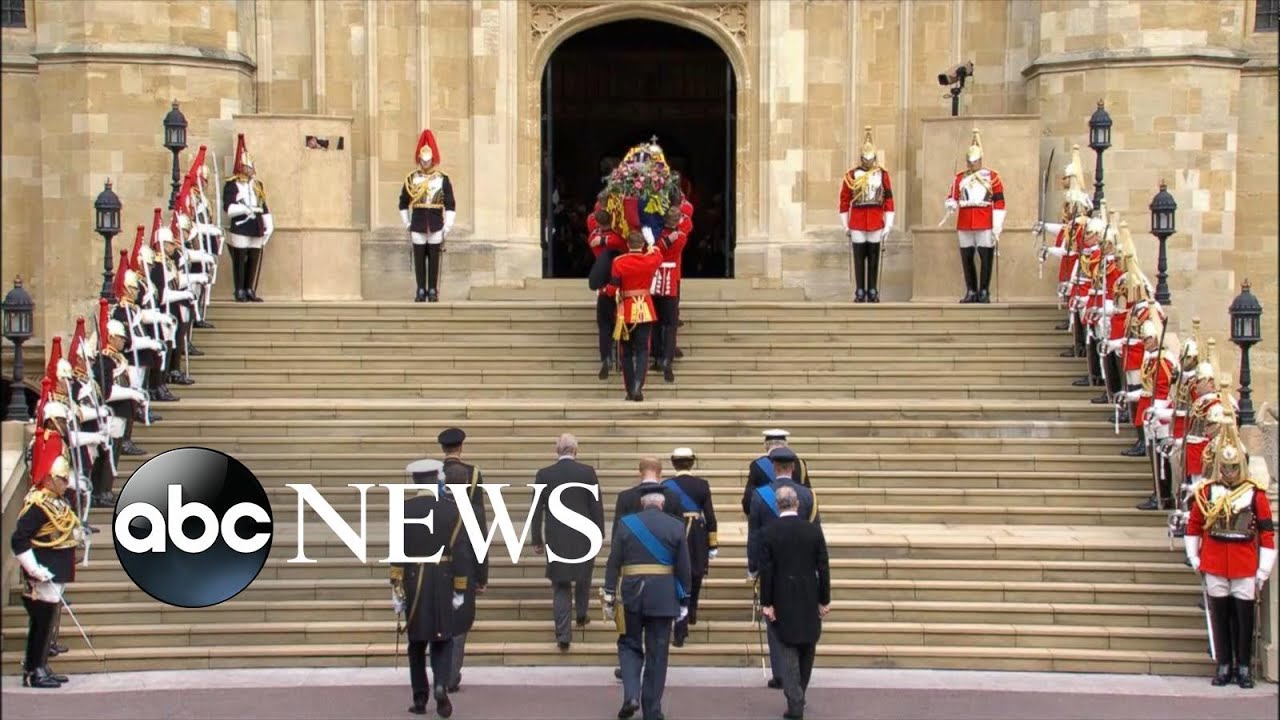 Queen Elizabeth II's procession arrives at St. George's Chapel - The ...