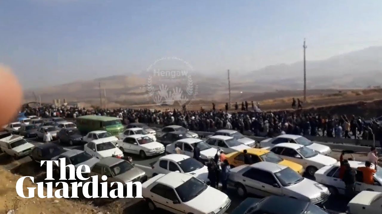 Iran: hundreds flock to Mahsa Amini's grave 40 days since her death ...