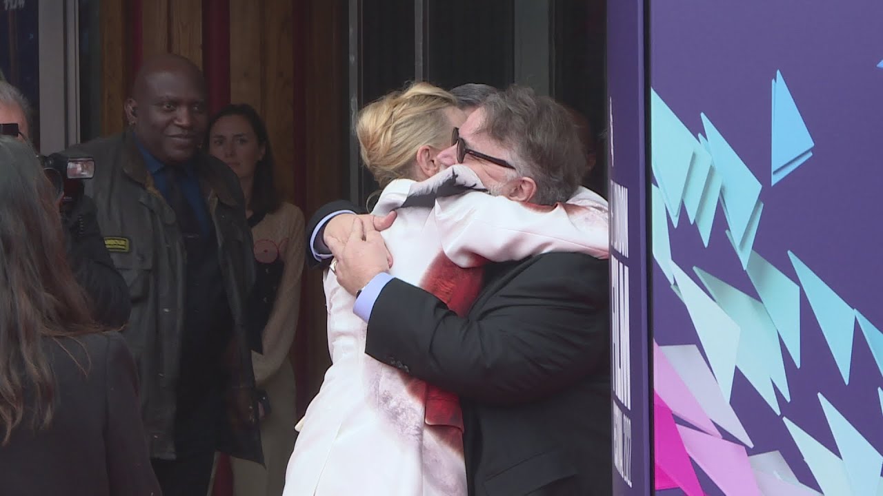 Cate Blanchett gives Guillermo del Toro the BIGGEST HUG - The Global Herald