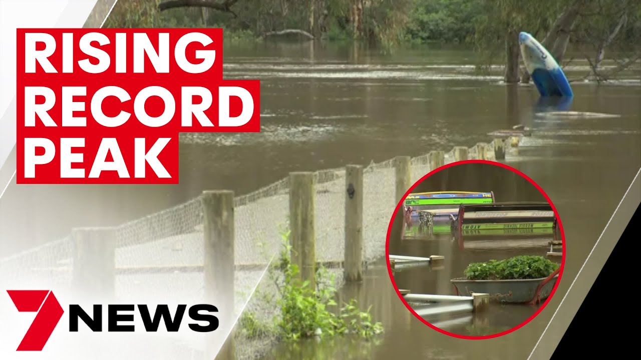 Border towns on edge with record flood levels set to peak in a matter ...