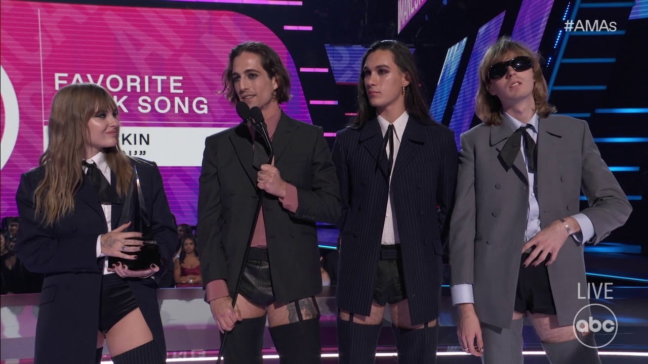 Måneskin Accepts the 2022 AMA for Favorite Rock Song - The American ...