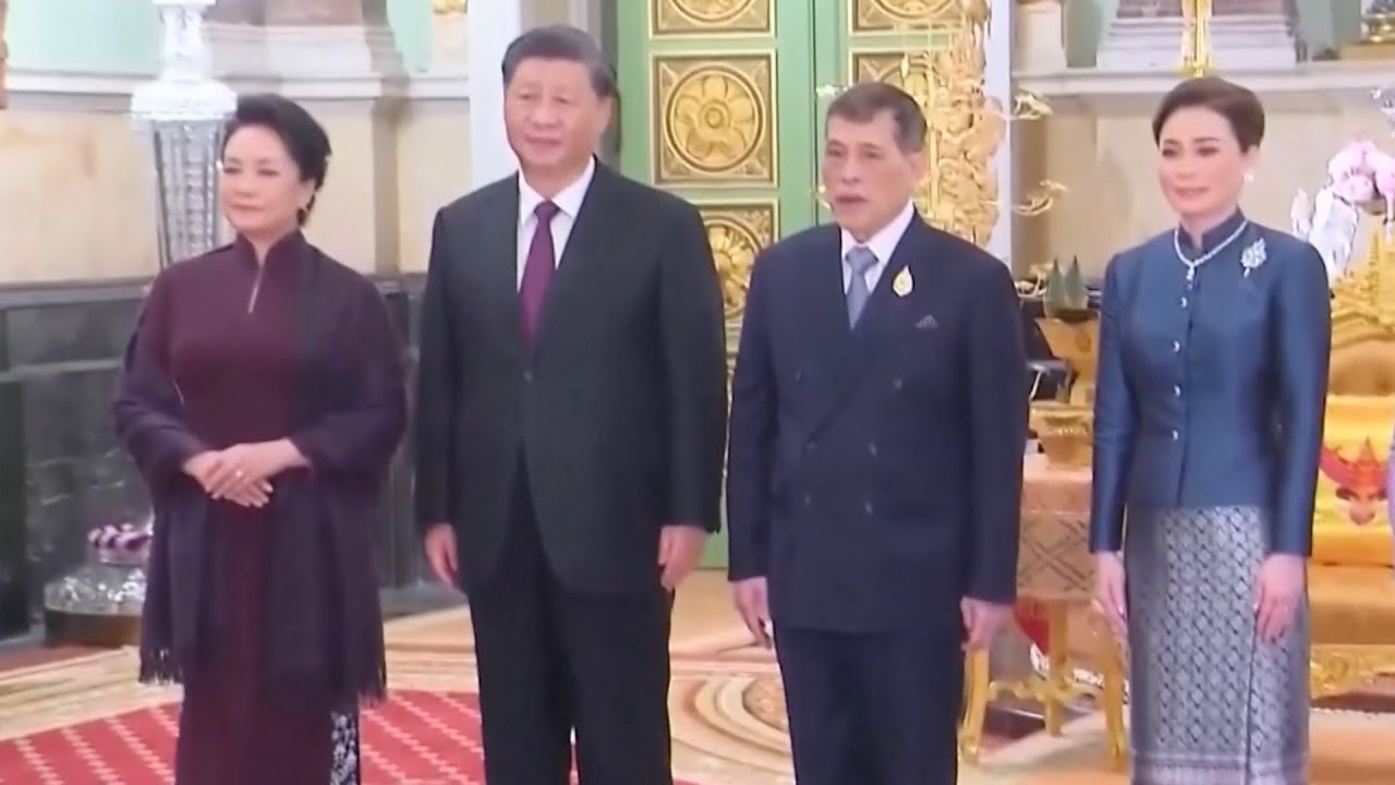 Xi, Peng Liyuan meet with Thai King Maha Vajiralongkorn, Queen Suthida ...
