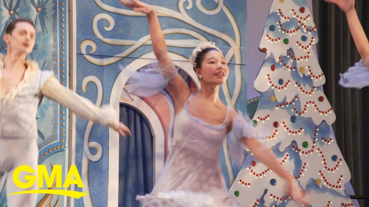 Ballet Bond: Ballerina dances the same role that her mother did, 22 ...