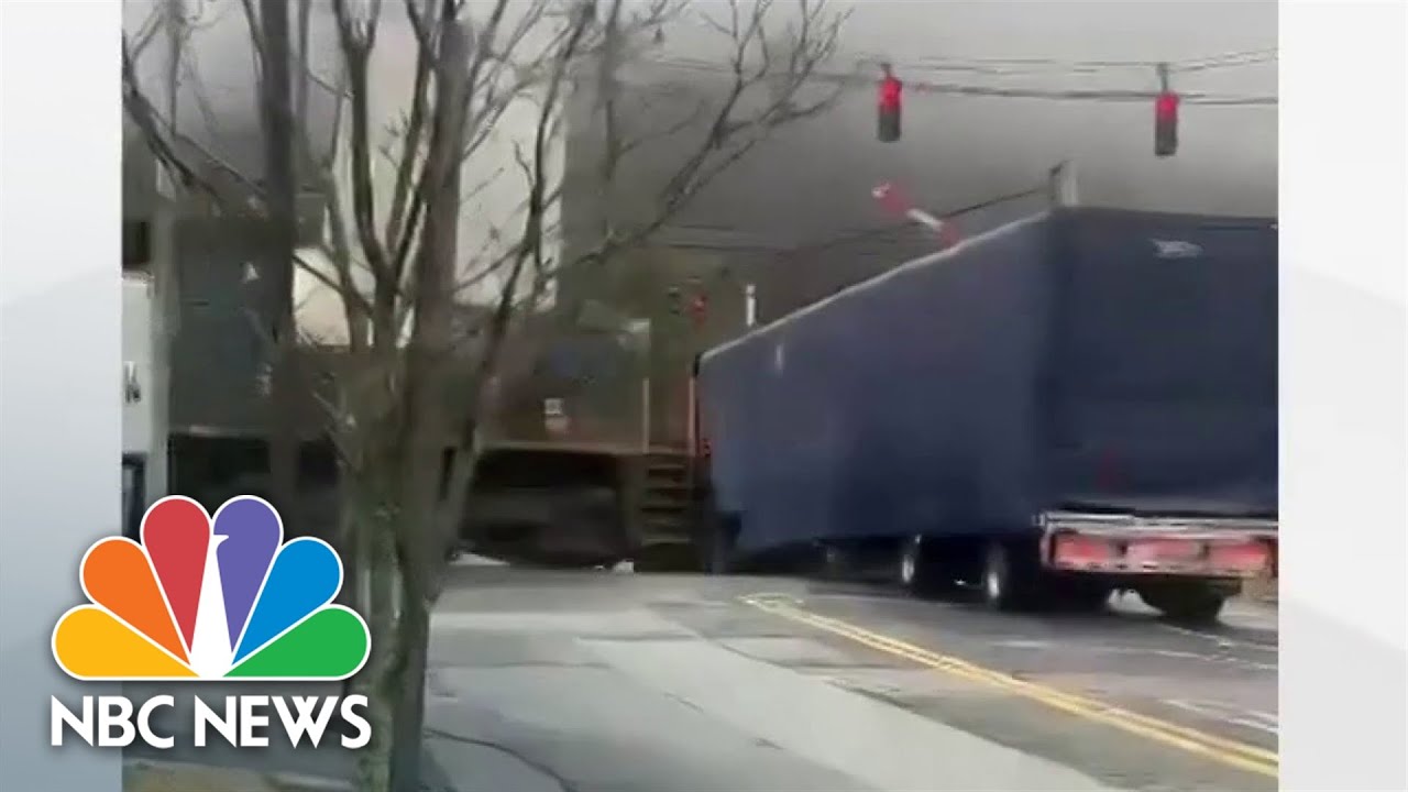 Caught on camera: Freight train slams into tractor-trailer in upstate New York - The Global Herald