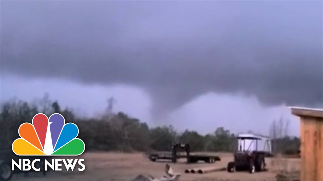 Tornadoes rip through southeast U.S. - The Global Herald Tornadoes rip through southeast U.S. - The Global Herald