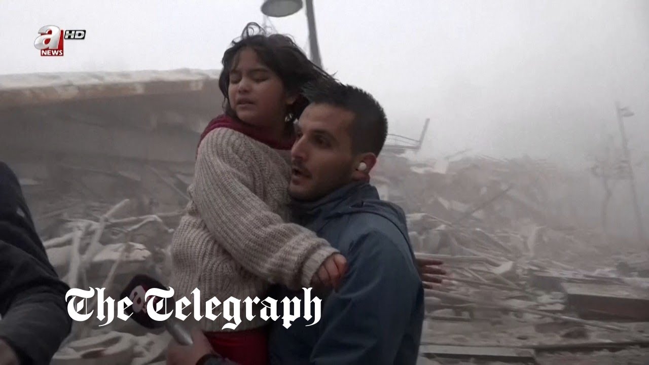 Turkey earthquakes: Reporter abandons live broadcast to help evacuate ... Turkey earthquakes: Reporter abandons live broadcast to help evacuate ...