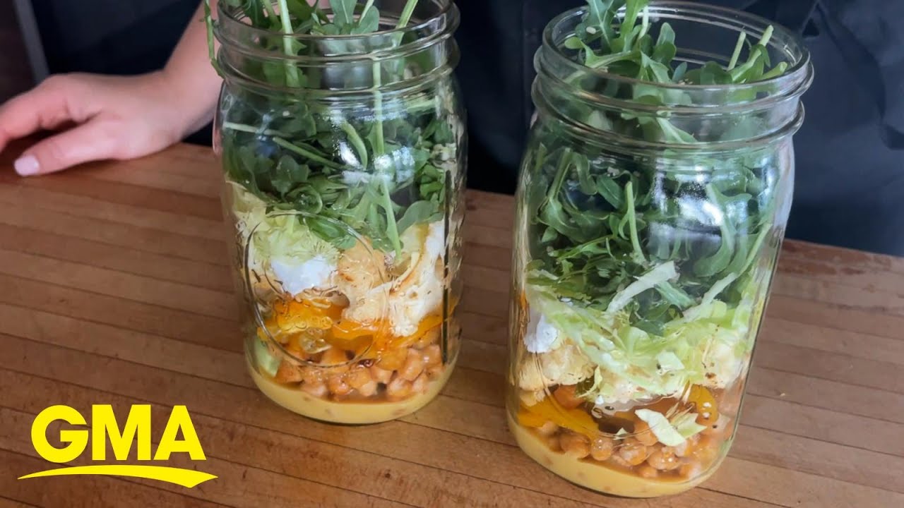 This honey mustard mason jar salad is perfect to add to your meal prep ...