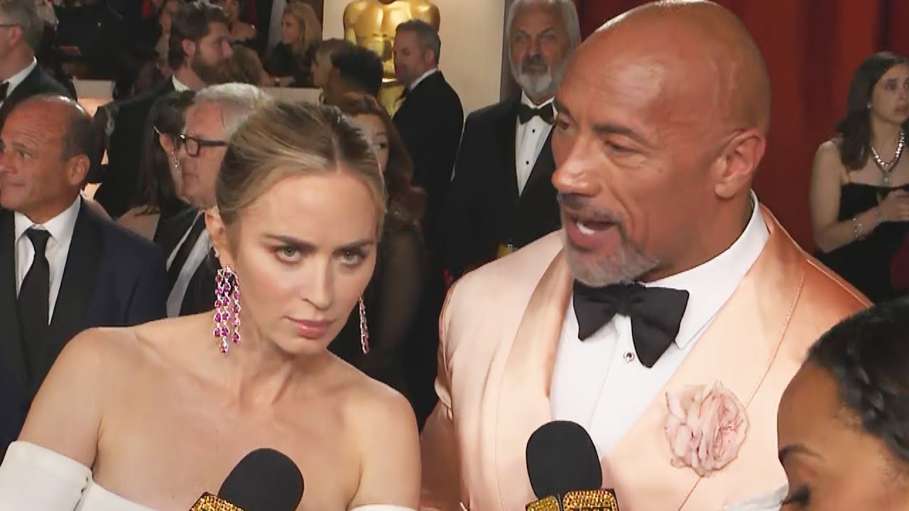 Emily Blunt CRASHES Dwayne Johnson’s Oscars Interview (Exclusive) - The ...