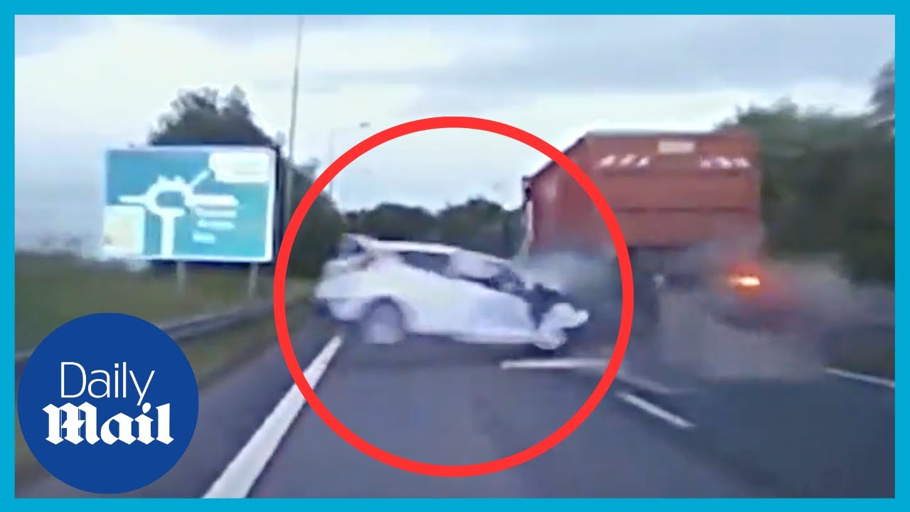 Moment teenager crashes into lorry after 100mph police chase - The ...