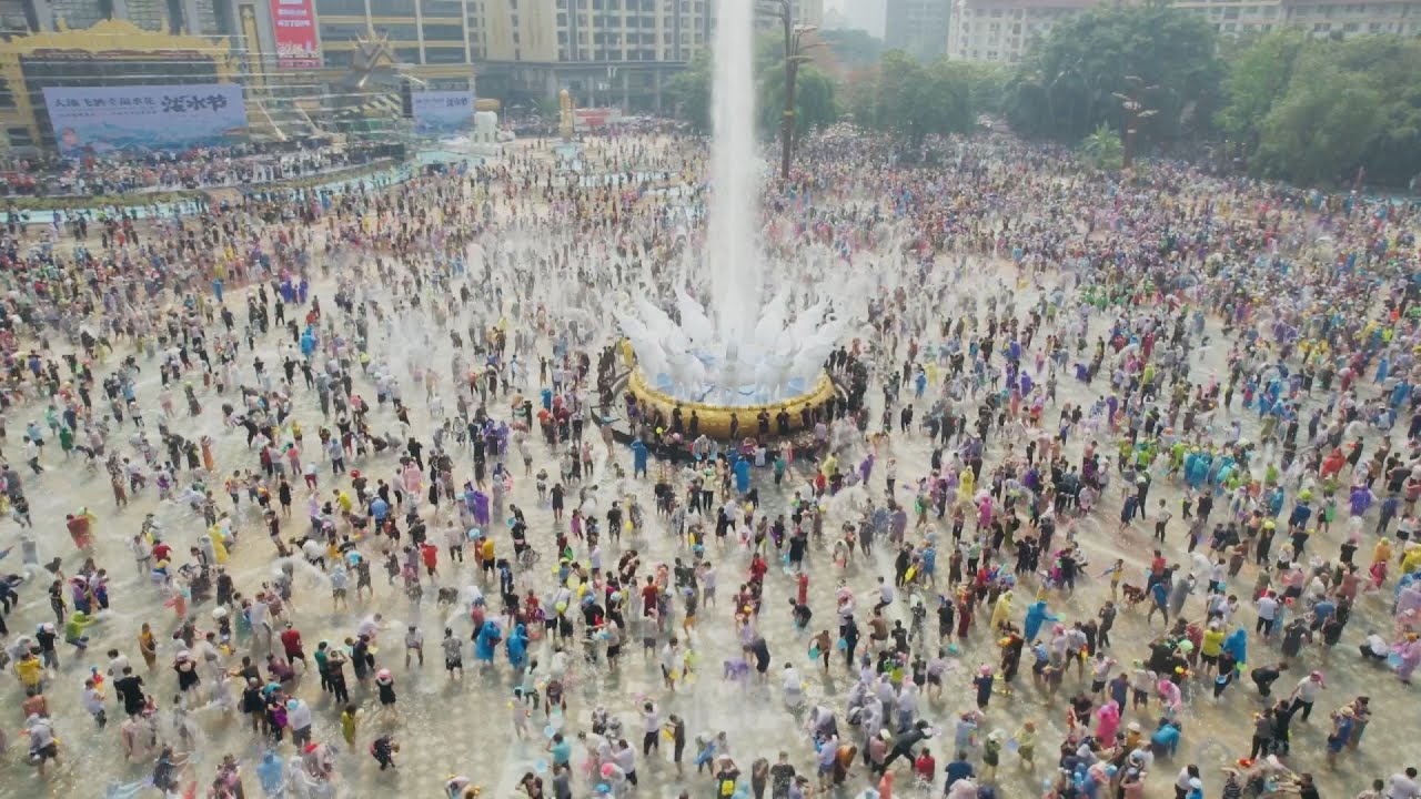 SW China's Dai people celebrate the Water Splashing Festival - The ...