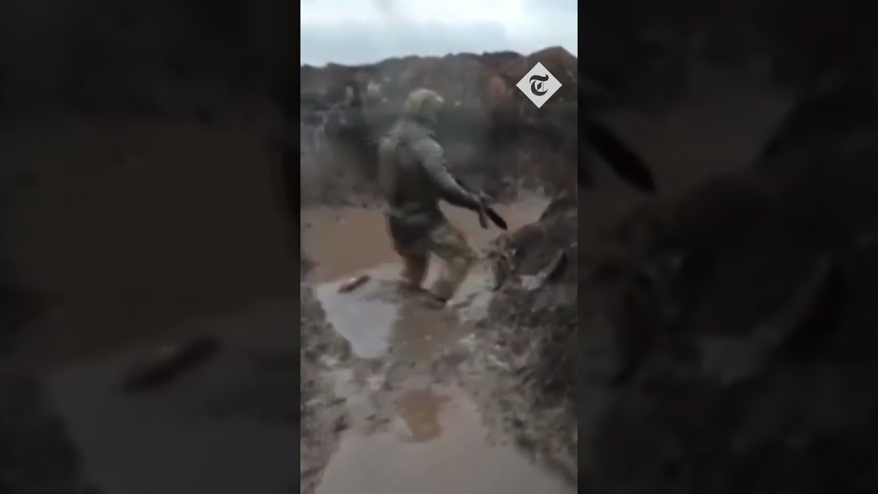 Ukrainian soldiers stuck in muddy trenches - The Global Herald