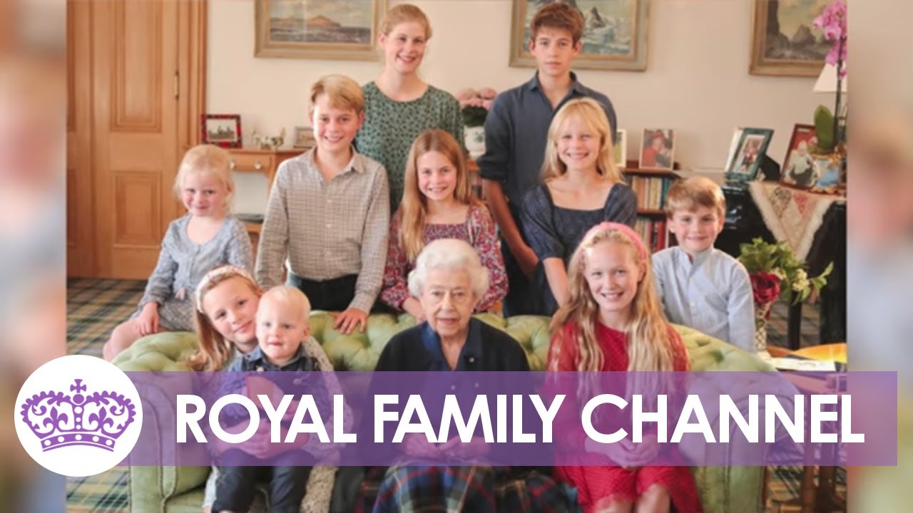 Palace Releases Photo of the Queen and her Grandchildren from Last ...