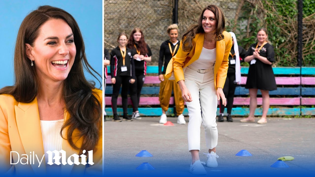 Kate Middleton plays beanbag noughts and crosses with Dame Kelly Holmes ...