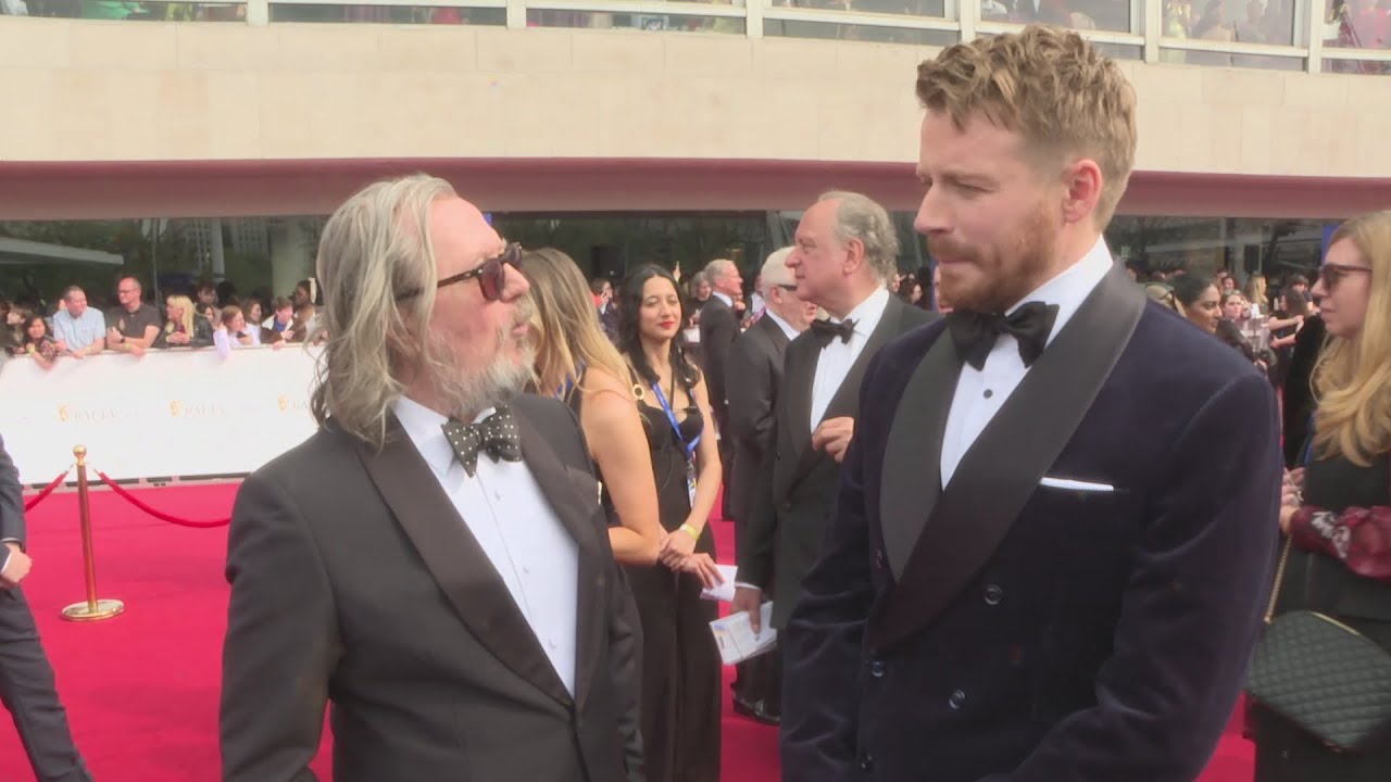 Gary Oldman & Jack Lowden's Bromance Is SO Cute! - The Global Herald