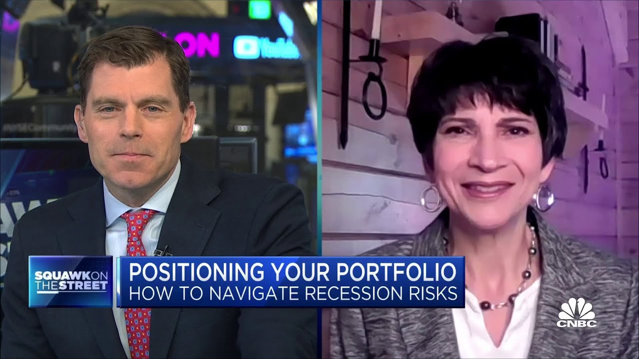 Investors in need of cash flow should look at these defensive stocks ...