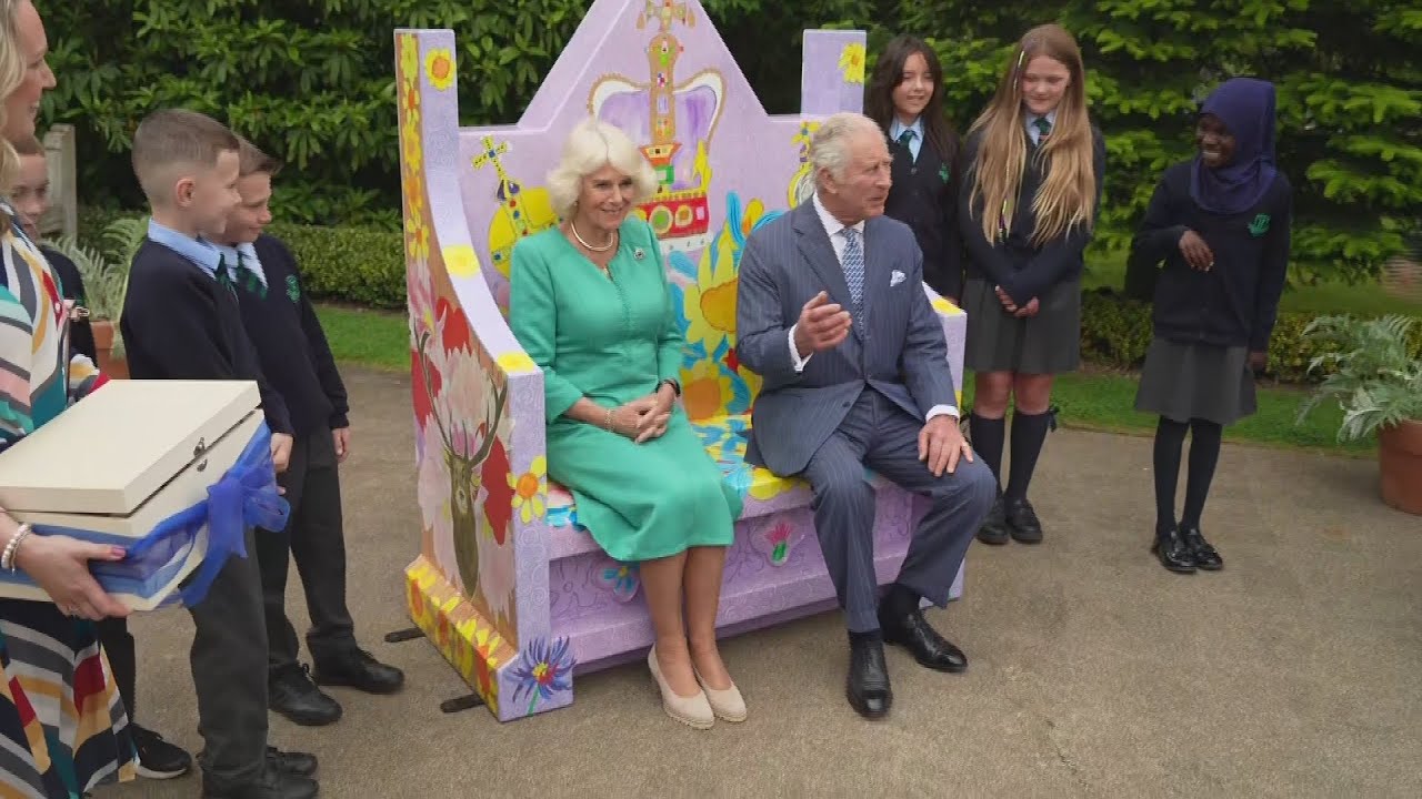A colourful throne for King and Queen in Northern Ireland - The Global ...