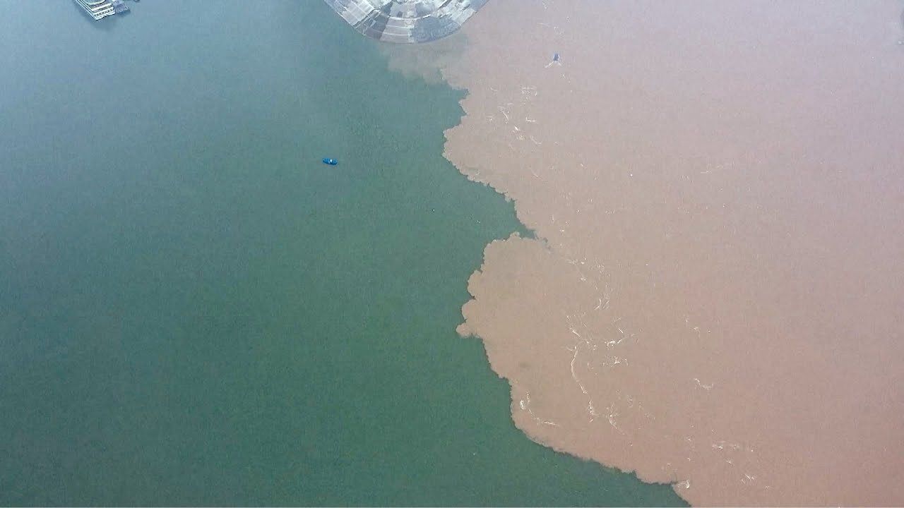 Confluence of rivers creates two-color scenery in Chongqing - The ...