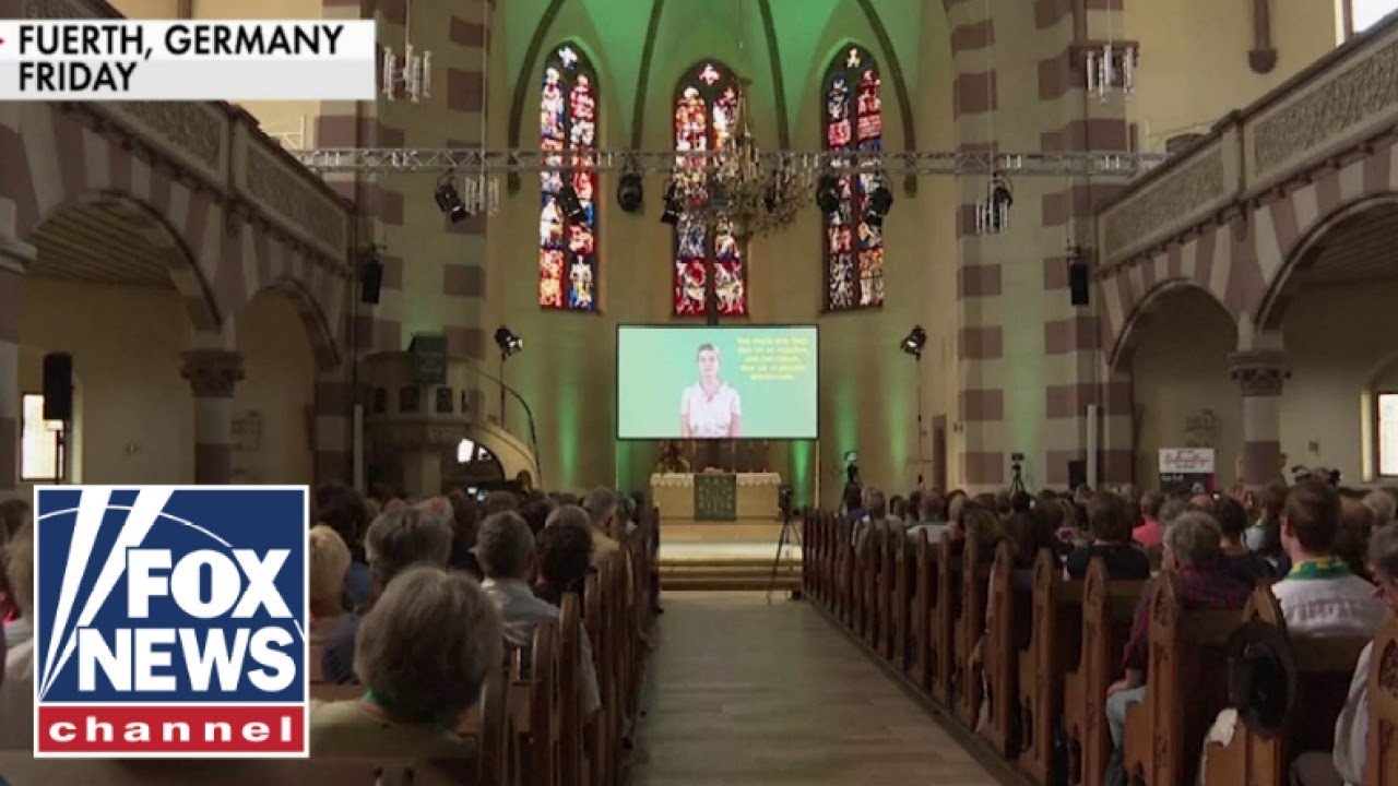 Artificial intelligence delivers sermon to packed church - The Global ...