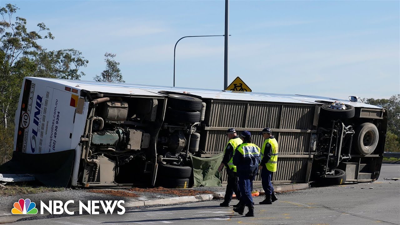 At least 10 dead after bus rolls over in Australia - The Global Herald At least 10 dead after bus rolls over in Australia - The Global Herald