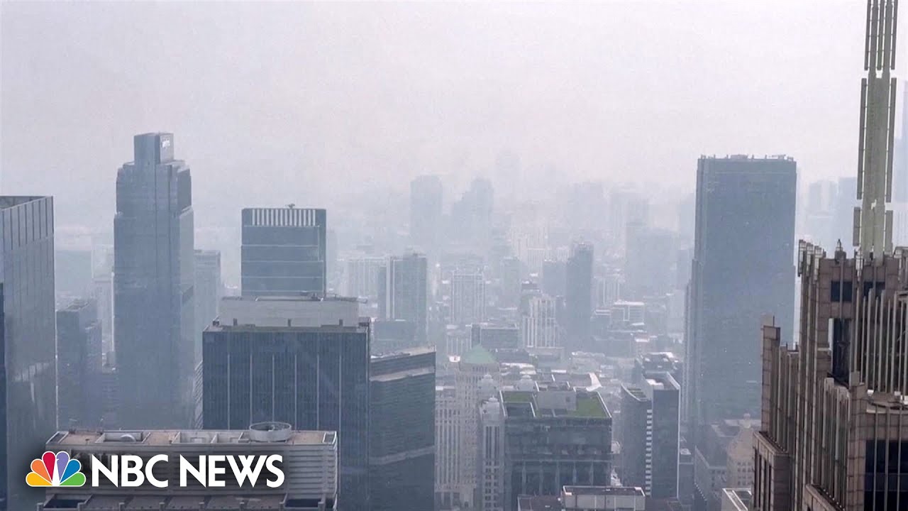Intense haze caused by smoke from Canadian wildfires shrouds Chicago ...