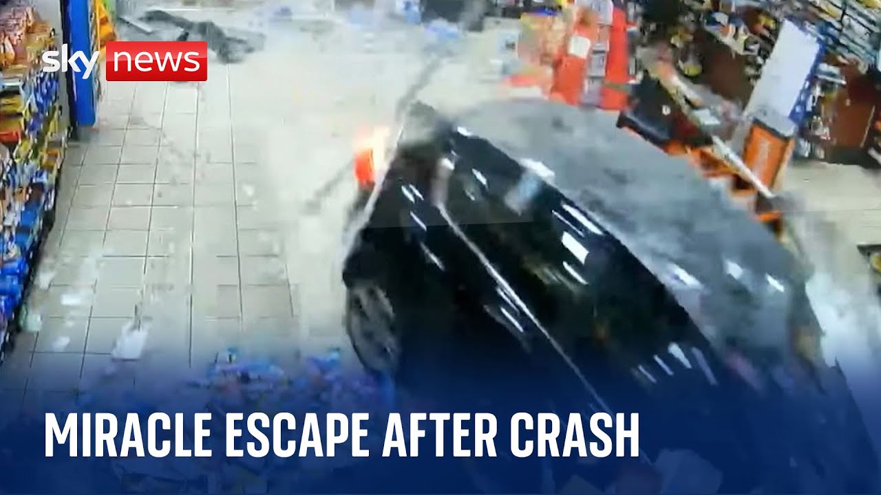 Florida: Driver strikes pedestrian and crashes into shop - The Global ...