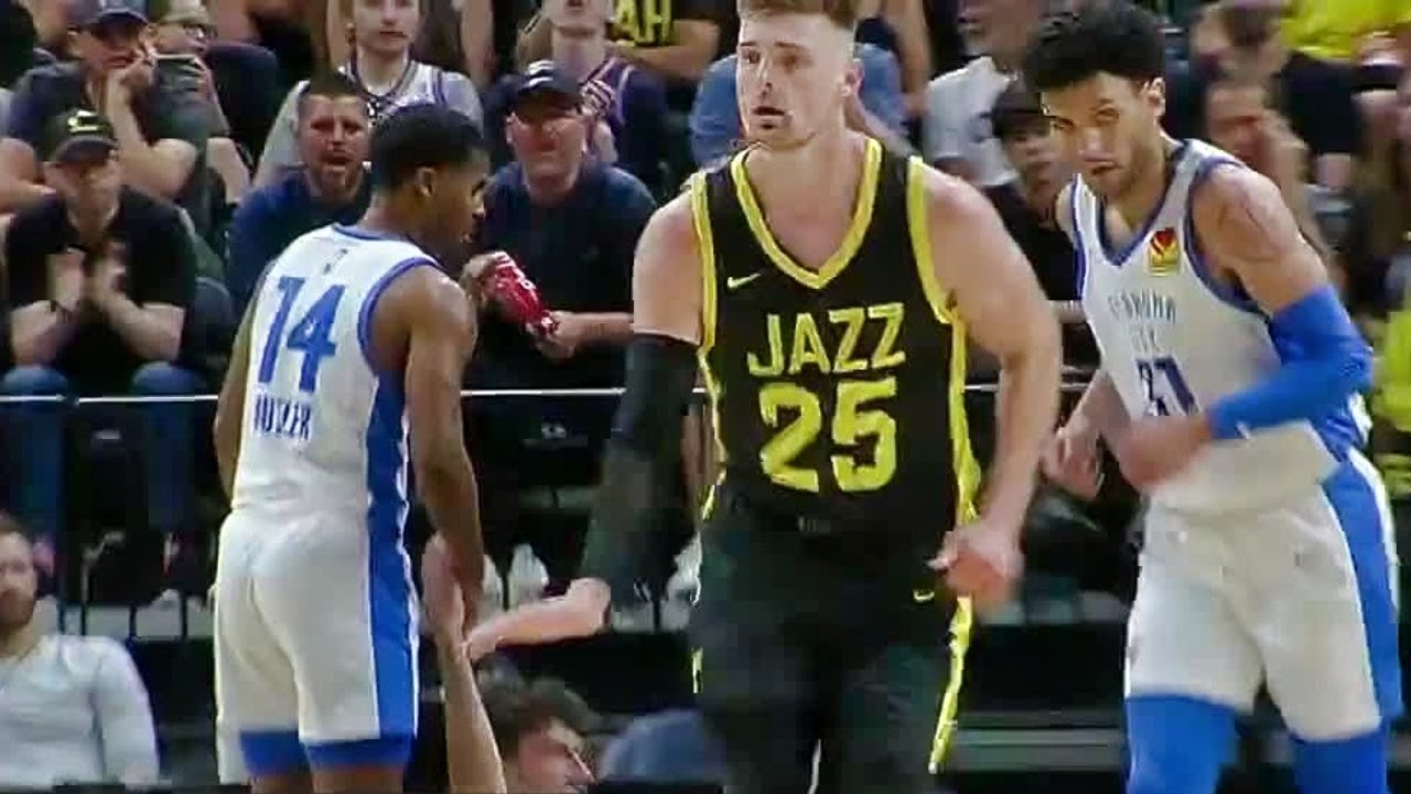 Micah Potter motions TOO SMALL after scoring vs. Chet Holmgren | NBA ...