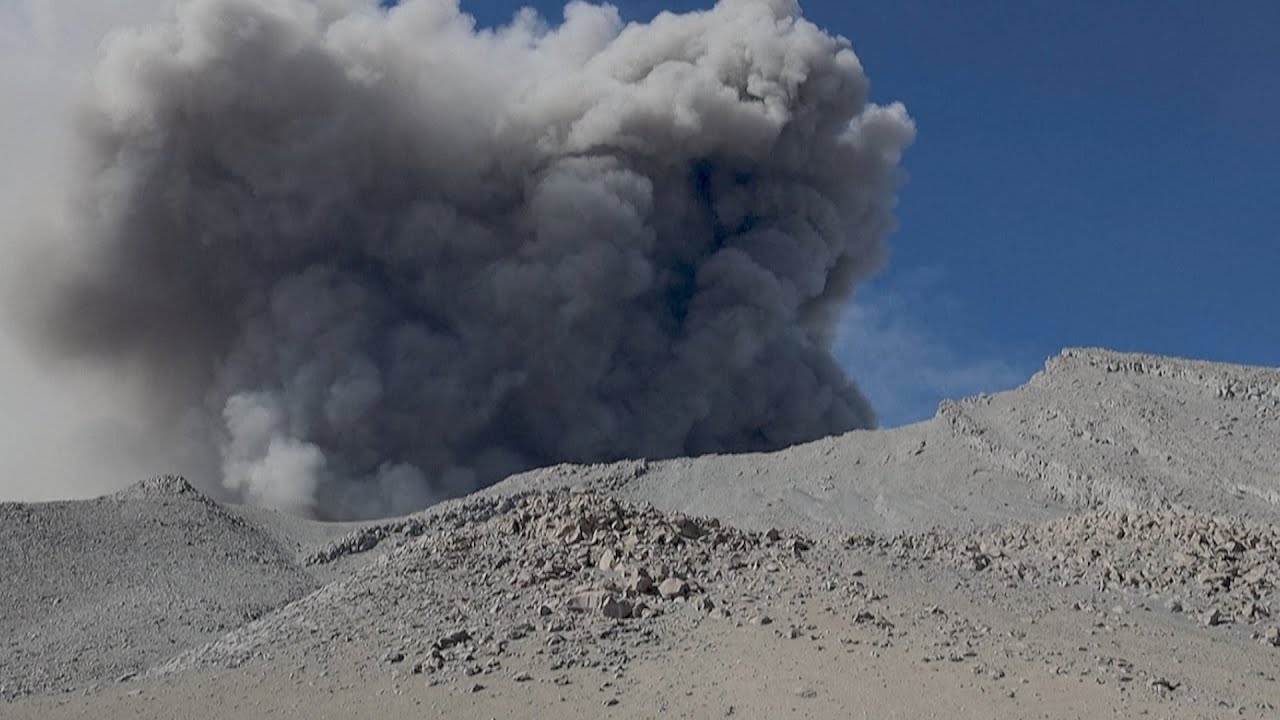 Peru declares emergency as Ubinas volcano spews ash and gas - The ...